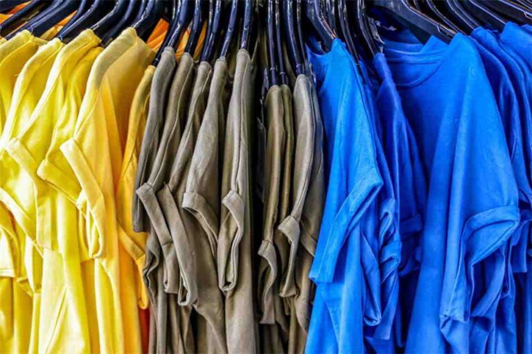 Wearing Your Mood: How Graphic Tees Say What You’re Thinking - reneturrek